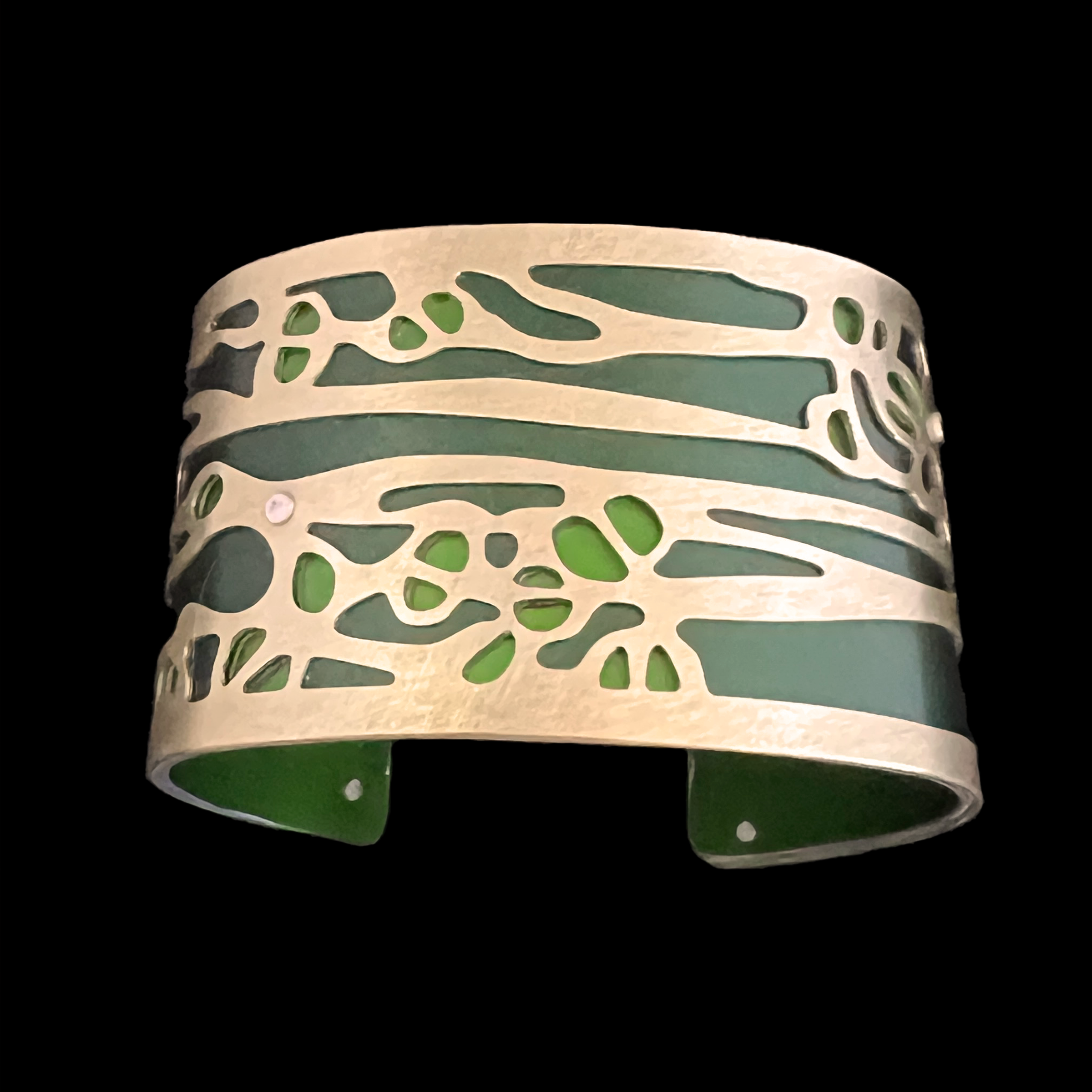 SEAPODS HORIZONTAL CUFF TWO-TONE MEDIUM BRASS – Gogo Jewelry